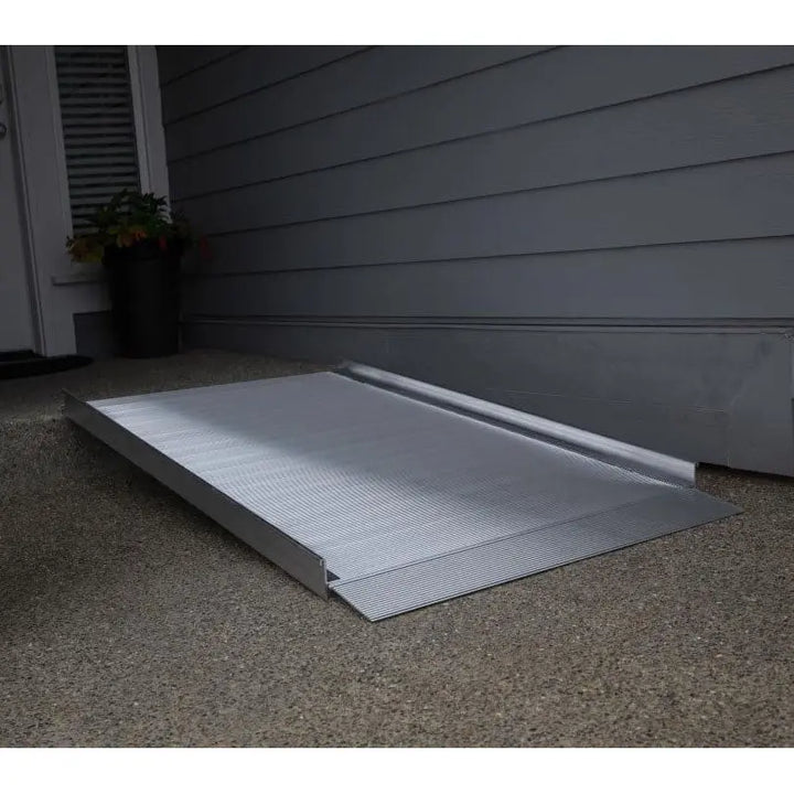 EZ-ACCESS® GATEWAY™ 3G Solid Surface Portable Ramp (5 Foot) – Ramp Pros